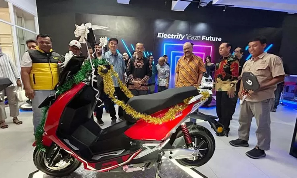 Showroom Motor Listrik United E-Motor Hadir di Pekanbaru - PT Agung ...